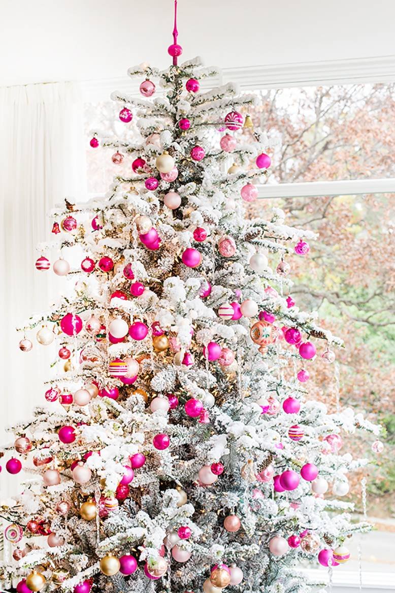 13 Amazingly Beautiful Christmas Tree Decorating Ideas — Whatever Is